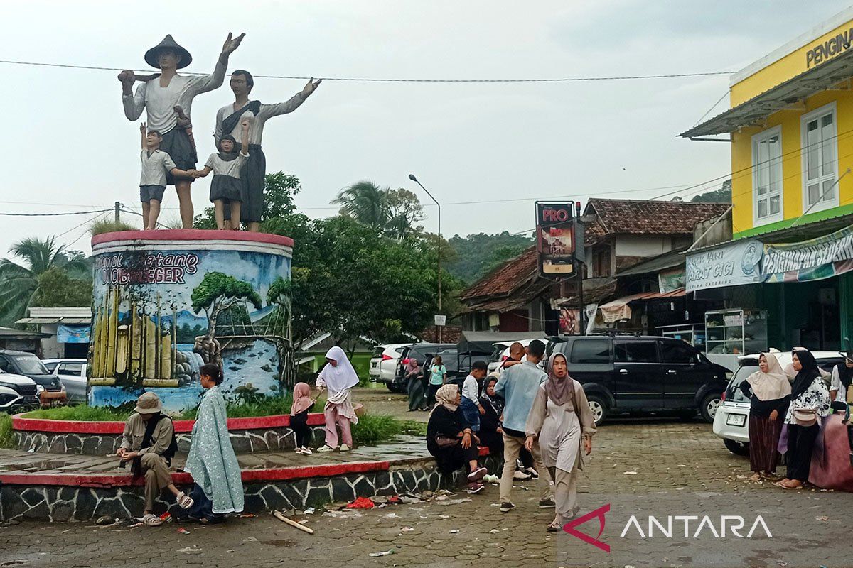 Wisatawan domestik kembali padati pemukiman Badui - ANTARA News