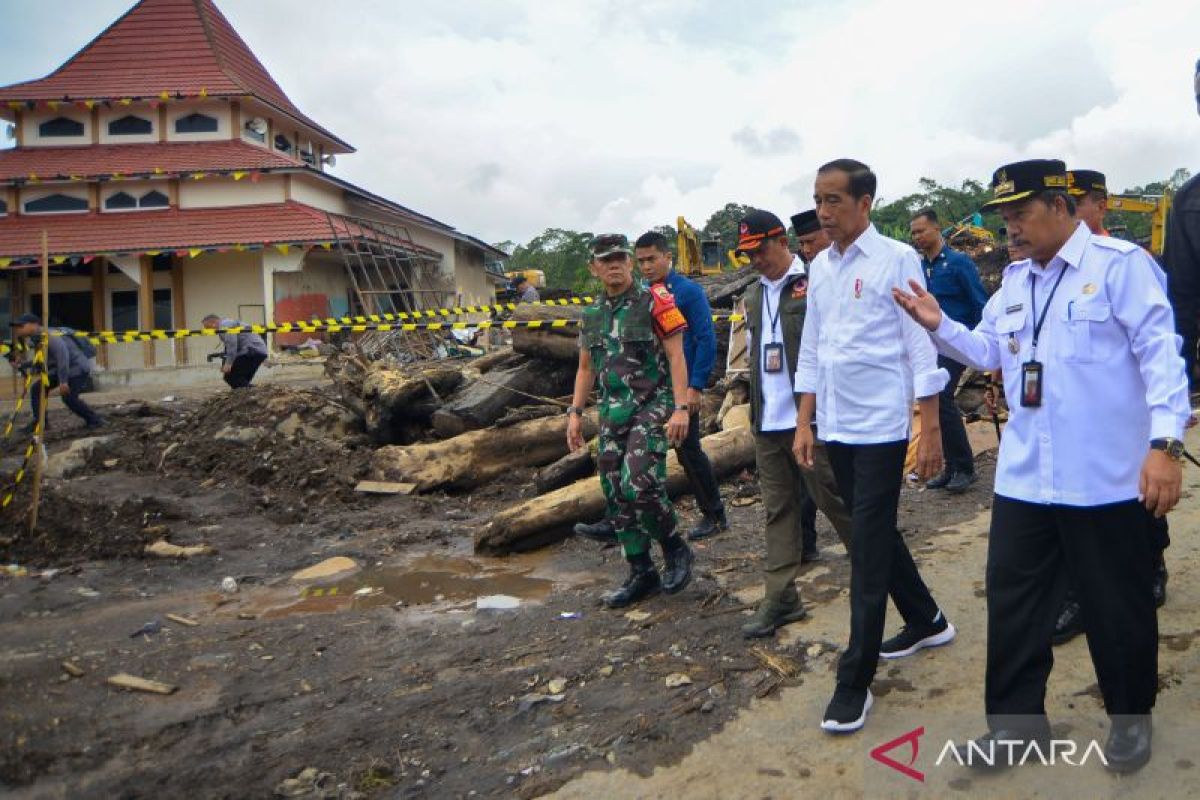 Presiden tinjau lokasi banjir bandang lahar dingin Gunung Marapi - ANTARA News Sulawesi Tenggara