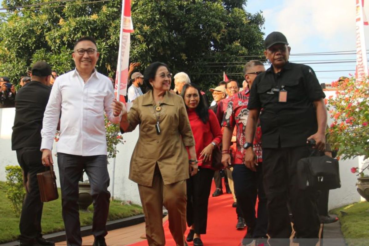 Megawati Soekarnoputri kunjungi Rumah Pengasingan Bung Karno - ANTARA News Kupang