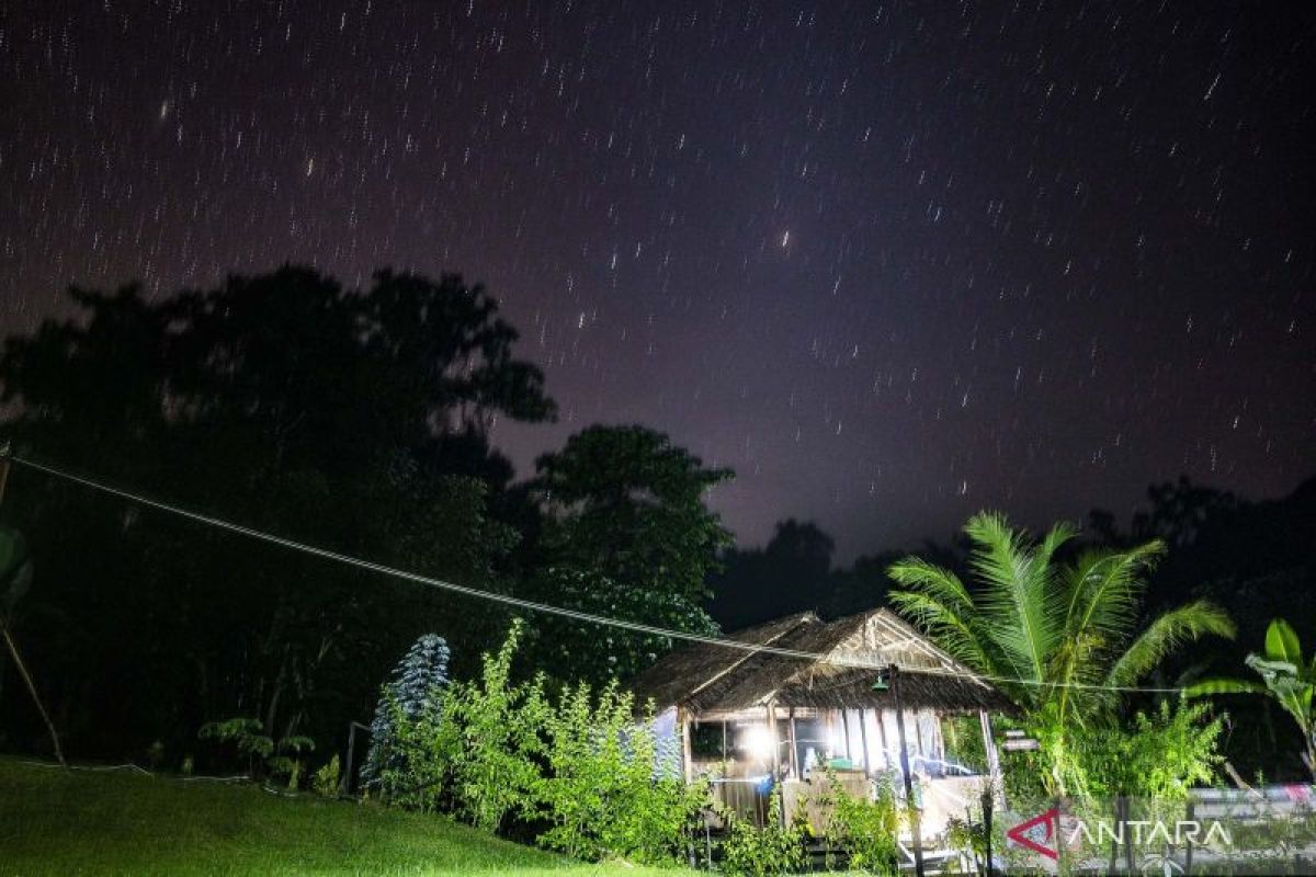 Indahnya melihat pemandangan gugusan Bima Sakti dari Kampung Malasigi ...