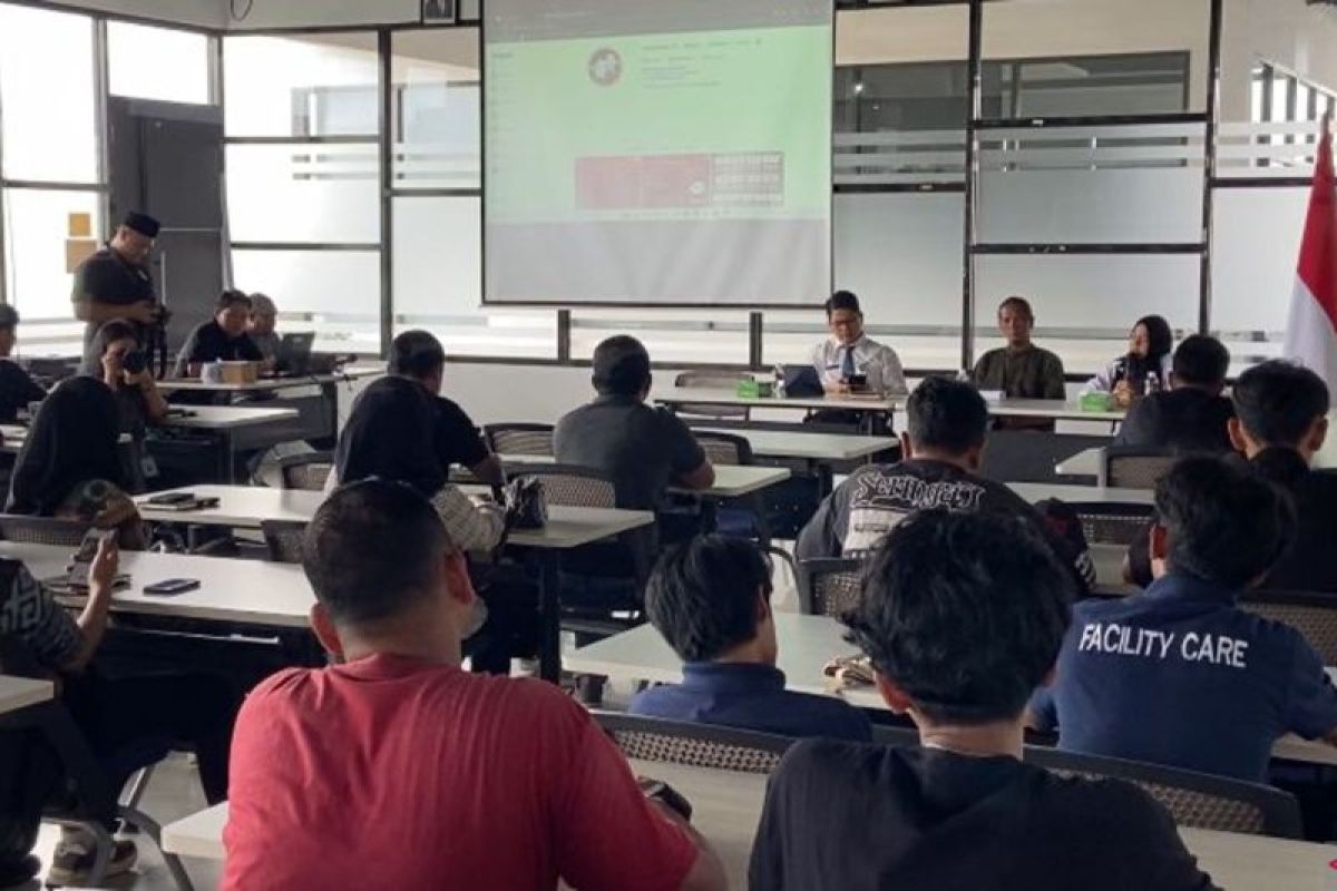 KPU Batam tingkatkan kesadaran untuk menggunakan hak pilih - ANTARA ... KPU Batam tingkatkan kesadaran untuk menggunakan hak pilih - ANTARA ...
