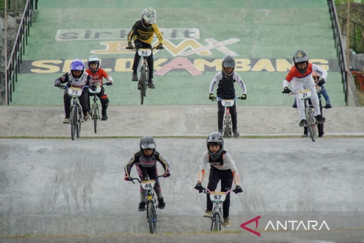 Kejuaraan balap sepeda Mahameru Open BMX Racing Lumajang 2024 - ANTARA News