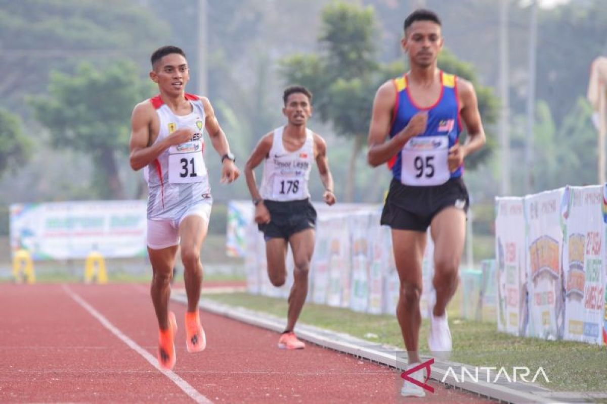 Noveldi Petingko raih emas lari 10.000 meter putra AUG 2024 - ANTARA News