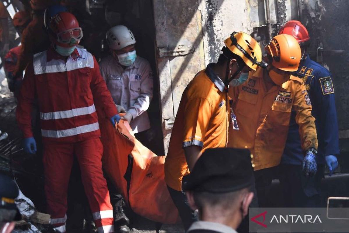 Lima orang tewas akibat kebakaran gudang di Bekasi - ANTARA News
