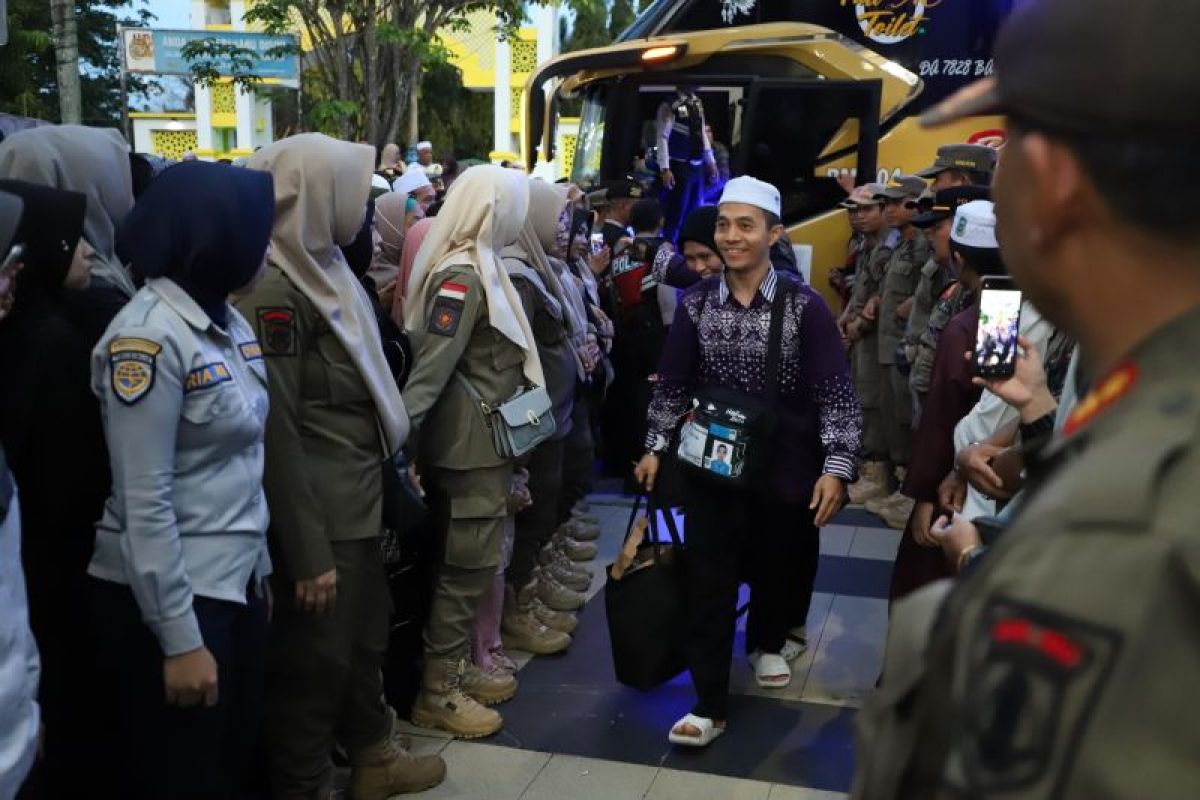280 haji tiba di Amuntai Kalsel - ANTARA News Kalimantan Selatan