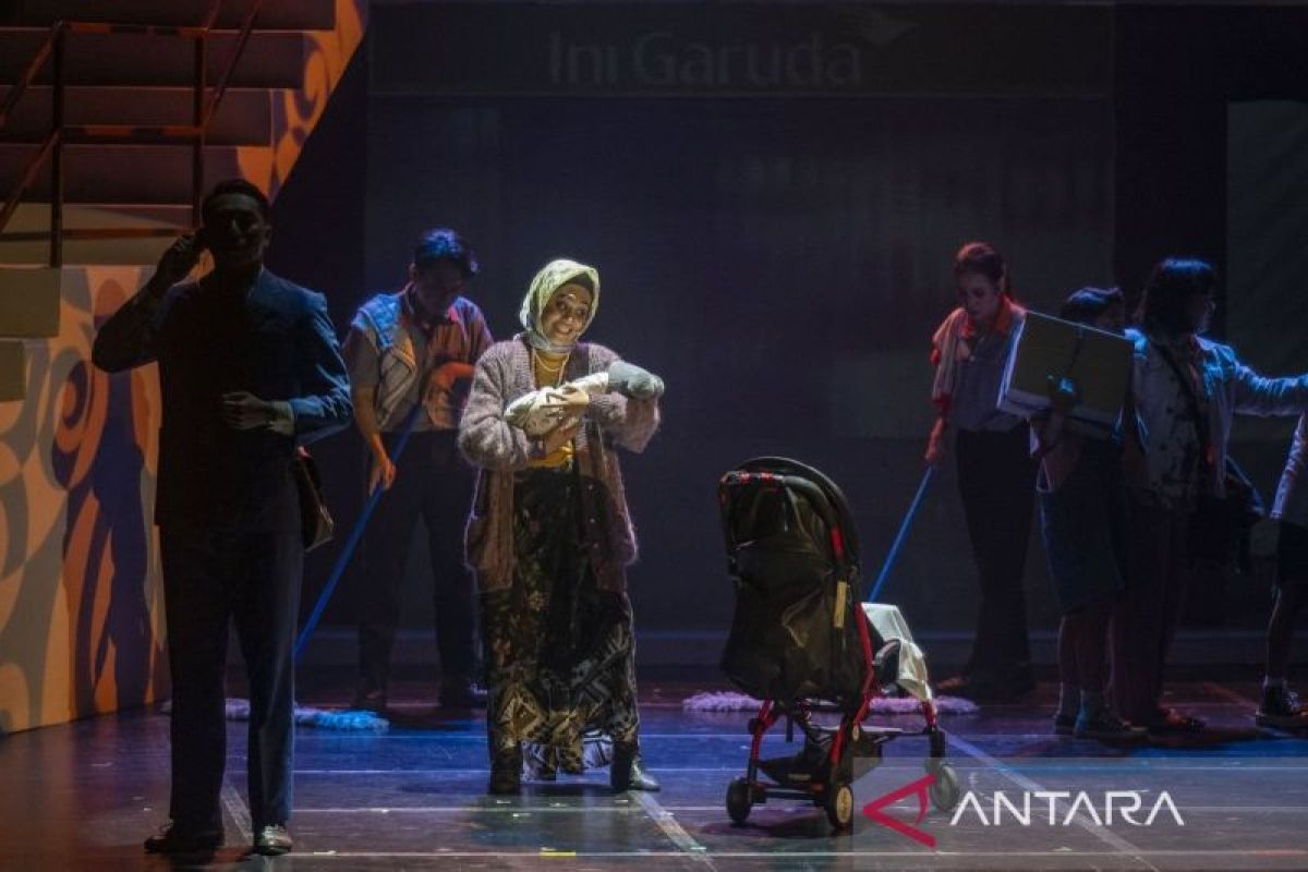 Pementasan teater musikal Joshua oh Joshua di Taman Ismail Marzuki ...