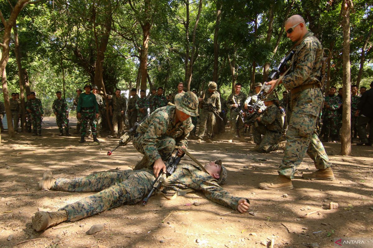 Aksi prajurit Korps Marinir TNI AL dan Korps Marinir AS pada latihan ...