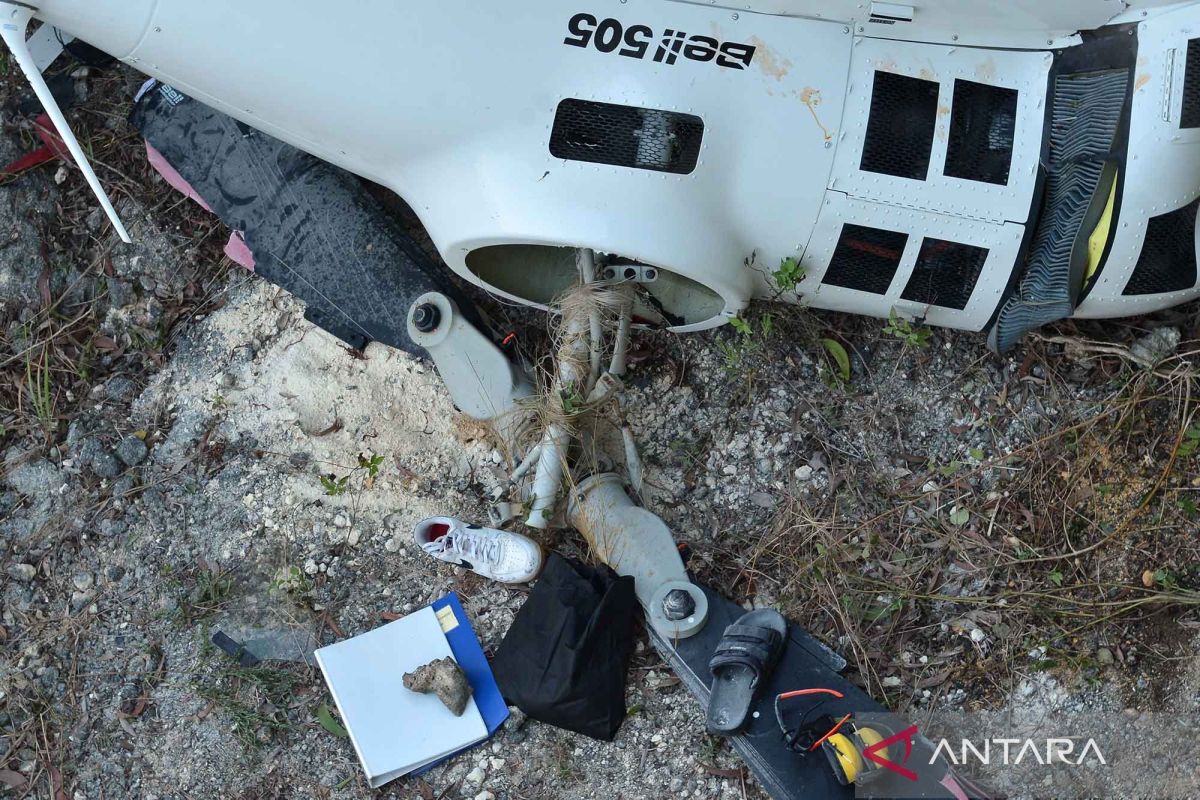 Helikopter wisata di Bali jatuh terlilit tali layang-layang - ANTARA News