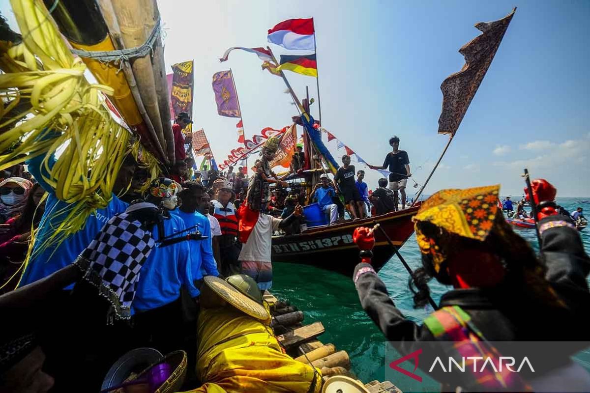 Tradisi Ruwat Laut di Carita - ANTARA News