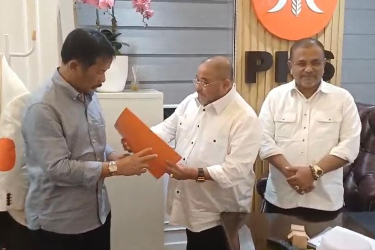 PKS serahkan rekomendasi dukungan kepada Rudi-Aunur Rafiq di Pilkada ... PKS serahkan rekomendasi dukungan kepada Rudi-Aunur Rafiq di Pilkada ...