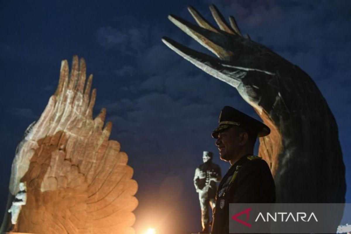 Begini suasana apel kehormatan dan renungan suci di Taman Kusuma Bangsa ...