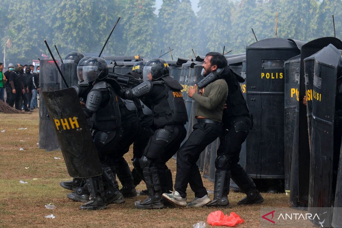 Begini latihan sistem pengamanan kota Polda Bali jelang pilkada serentak - ANTARA News