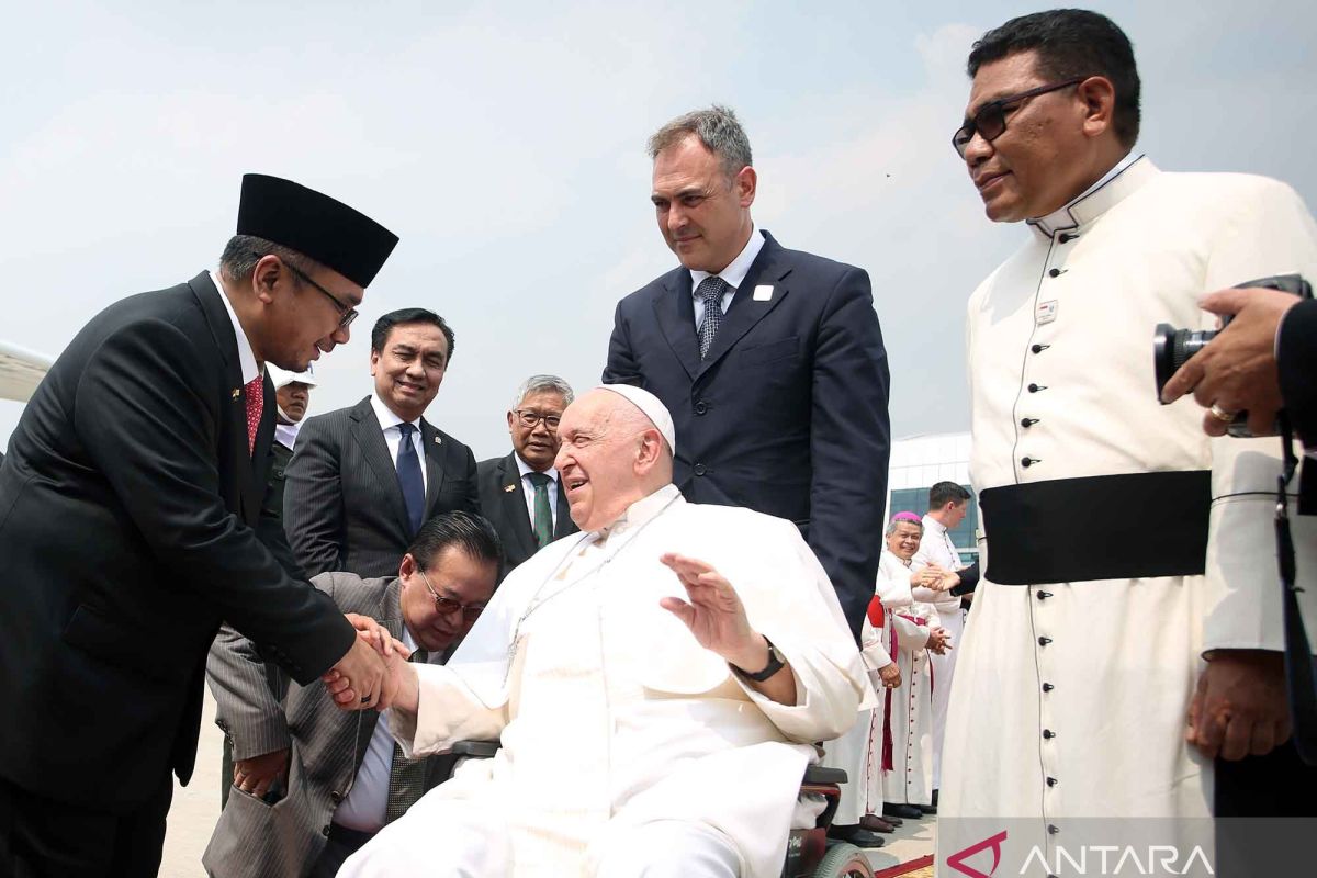 Paus Fransiskus tinggalkan Indonesia dan melanjutkan kunjungannnya ke Papua Nugini - ANTARA News