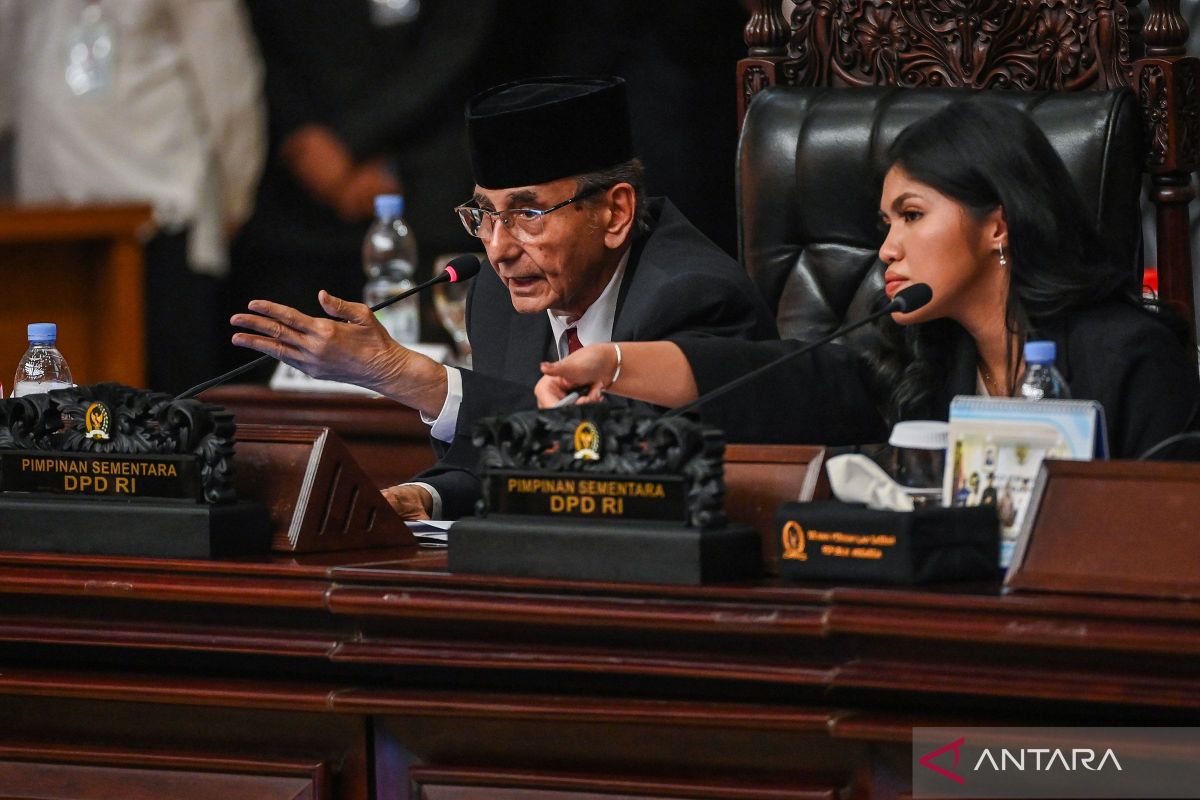 Komeng ikuti sidang pemilihan pimpinan DPD - ANTARA News