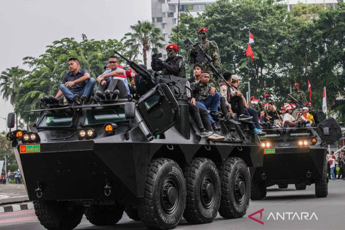 Parade Alutsista HUT TNI di Ibu Kota - ANTARA News