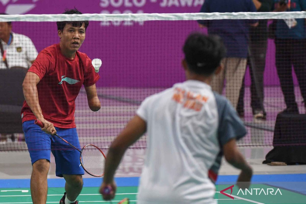 Aksi atlet para-bulu tangkis beregu di Peparnas 2024 - ANTARA News
