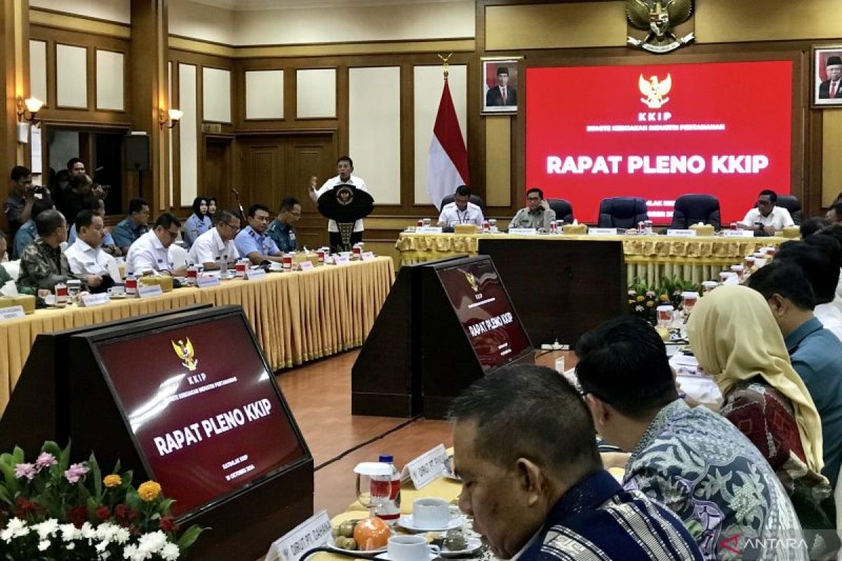 Wamenhan buka rapat pleno KKIP, soroti kemandirian industri pertahanan ... Wamenhan buka rapat pleno KKIP, soroti kemandirian industri pertahanan ...