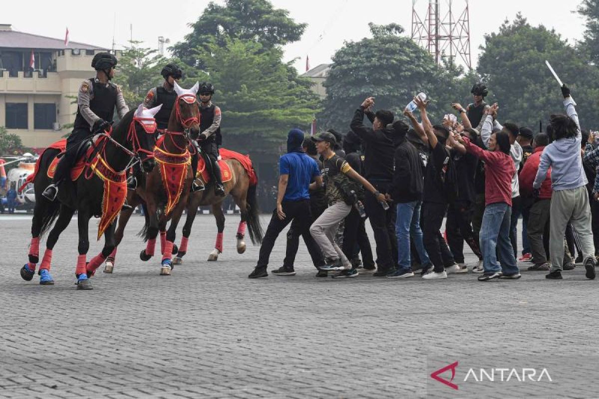 Apel dan simulasi pengamanan jelang pelantikan presiden dan wakil presiden - ANTARA News