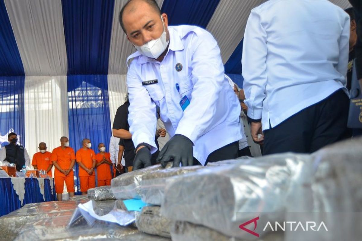 BNNP Sumbar amankan 624 kilogram ganja kering asal Gayo Lues, Aceh - ANTARA News