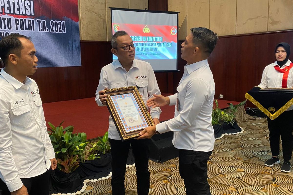 Terkait sertifikasi penyidik, BNSP dapat penghargaan dari Bareskrim ...