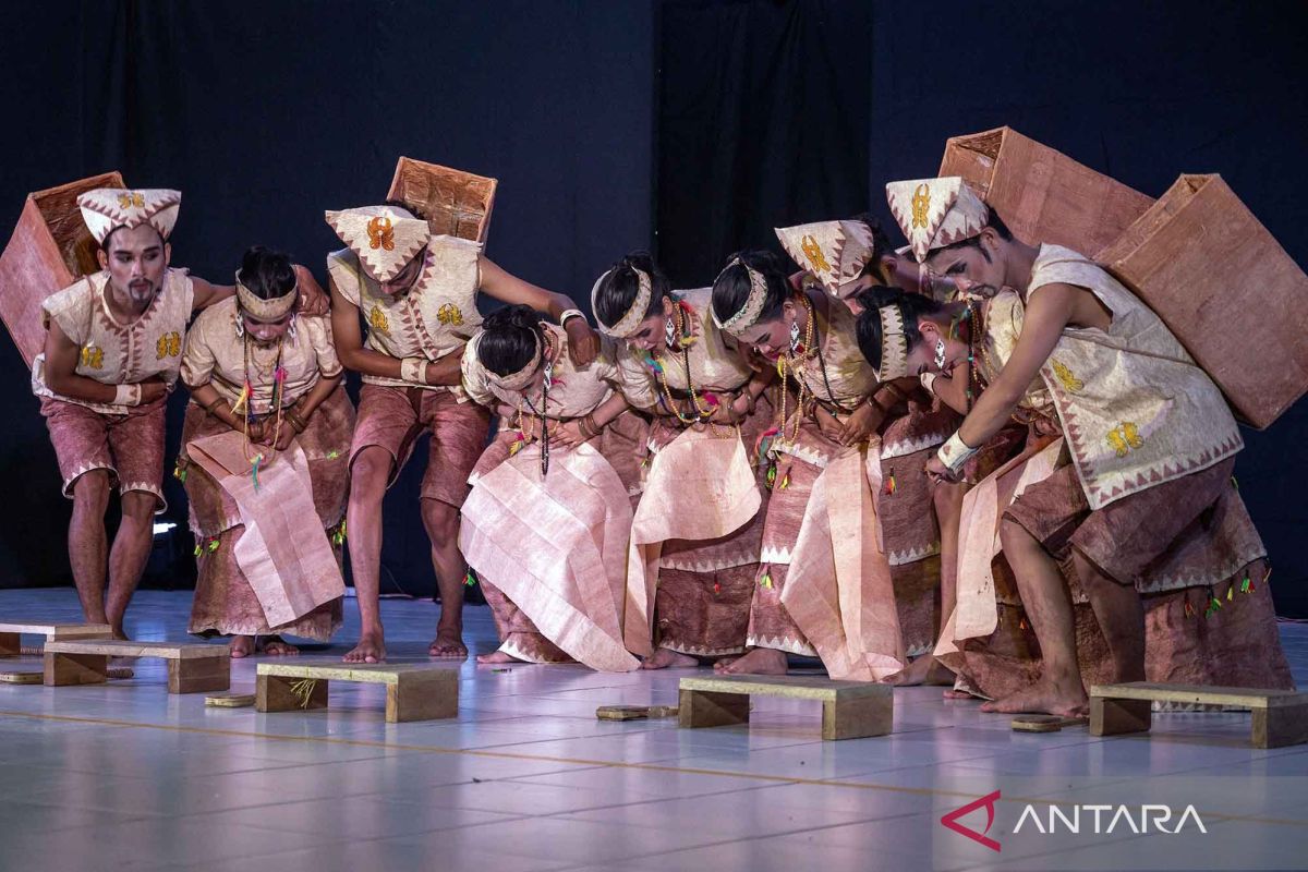 Festival Tari Daerah dorong kebangkitan seni tari di Sulteng - ANTARA News