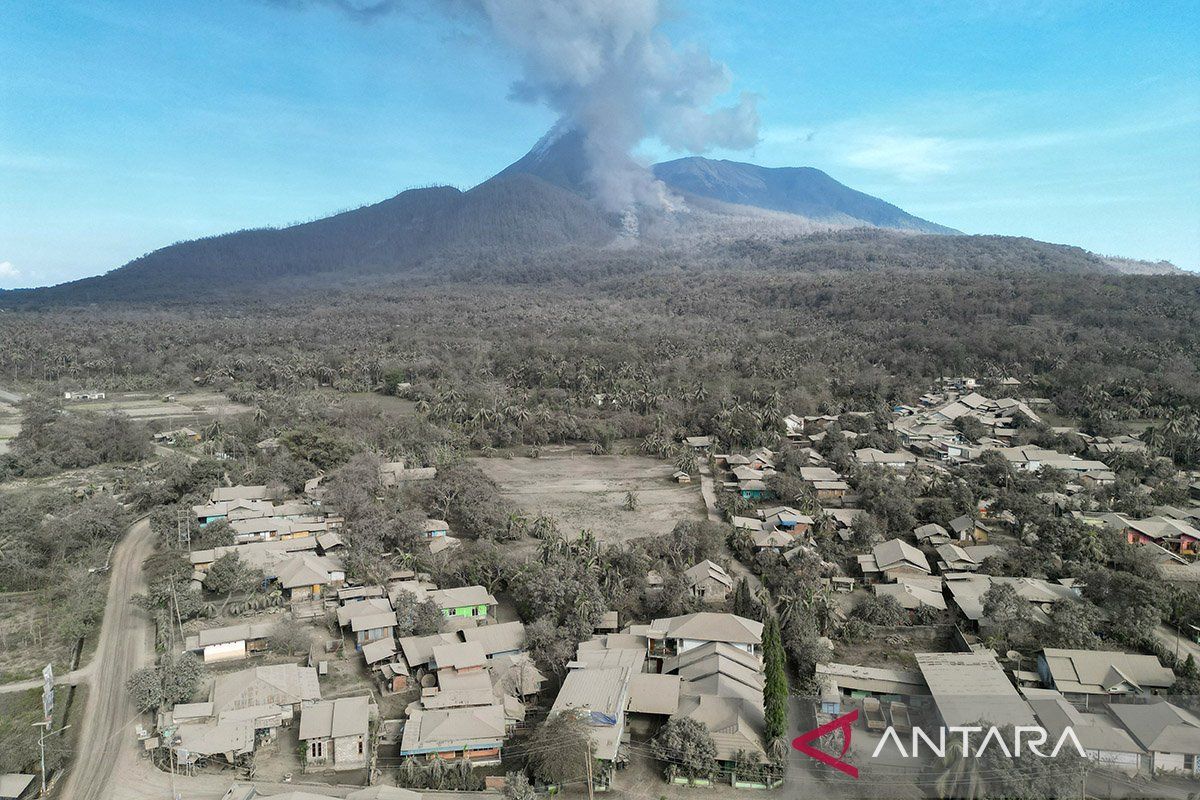 Bangkit mandiri para pengungsi erupsi Gunung Lewotobi - ANTARA News