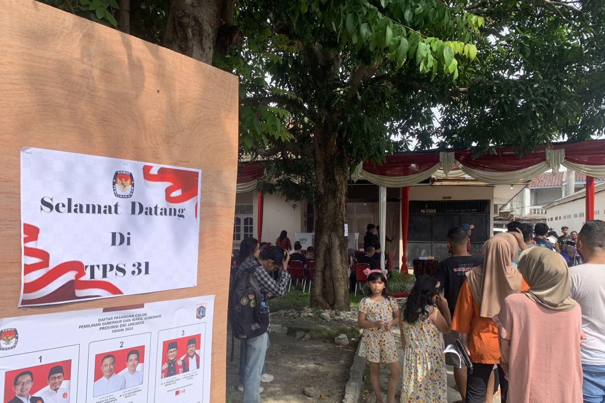 Pemilih mulai berdatangan di TPS Dharma Pongrekun - ANTARA News