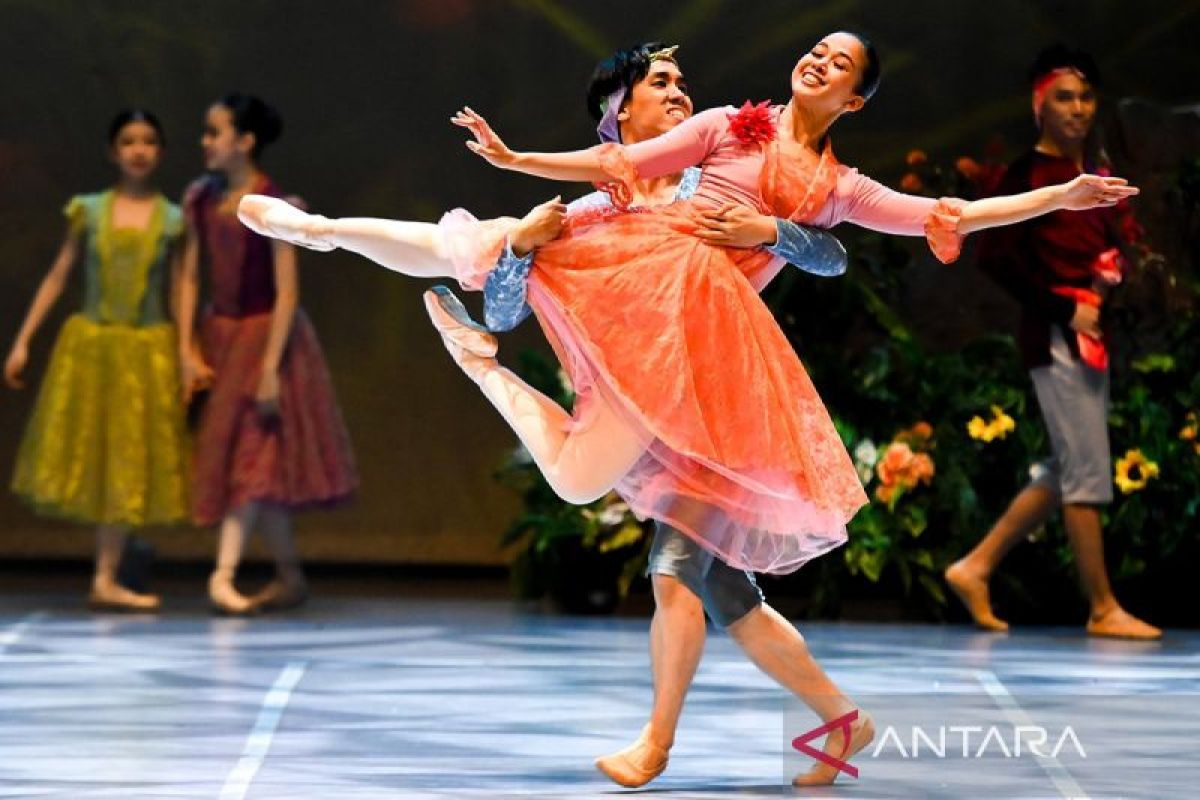 Penampilan tari balet Si Kabayan - ANTARA News