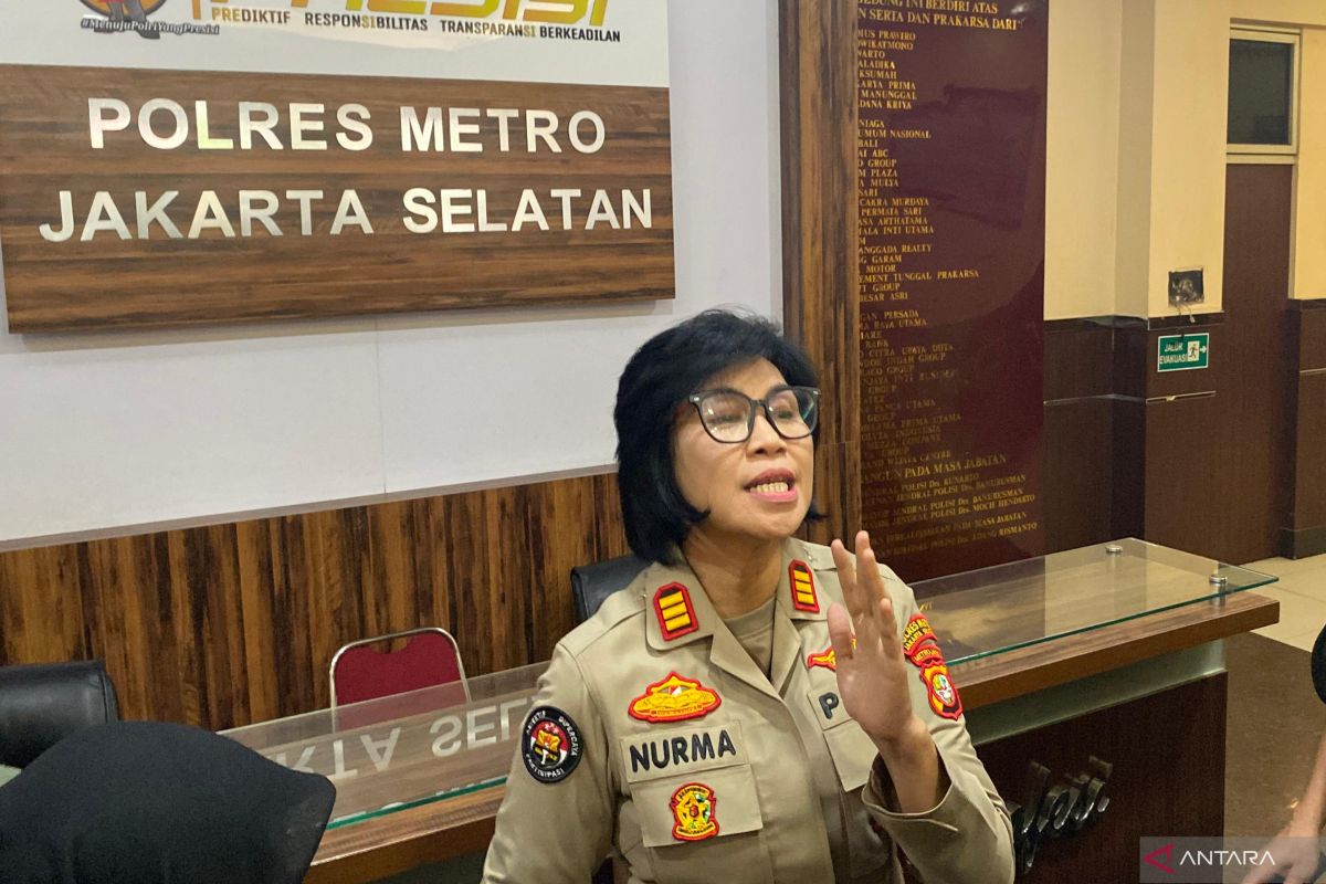 Polisi periksa CCTV dan pisau dapur ungkap kasus anak bunuh ayah-nenek - ANTARA News