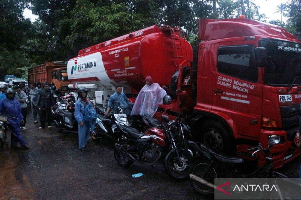 Bencana tanah longsor di Sukabumi renggut dua korban jiwa - ANTARA News