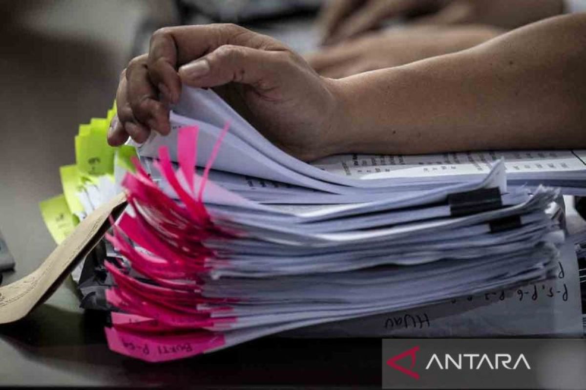 Pendaftaran gugatan hasil Pilkada 2024 di Mahkamah Konstitusi - ANTARA News