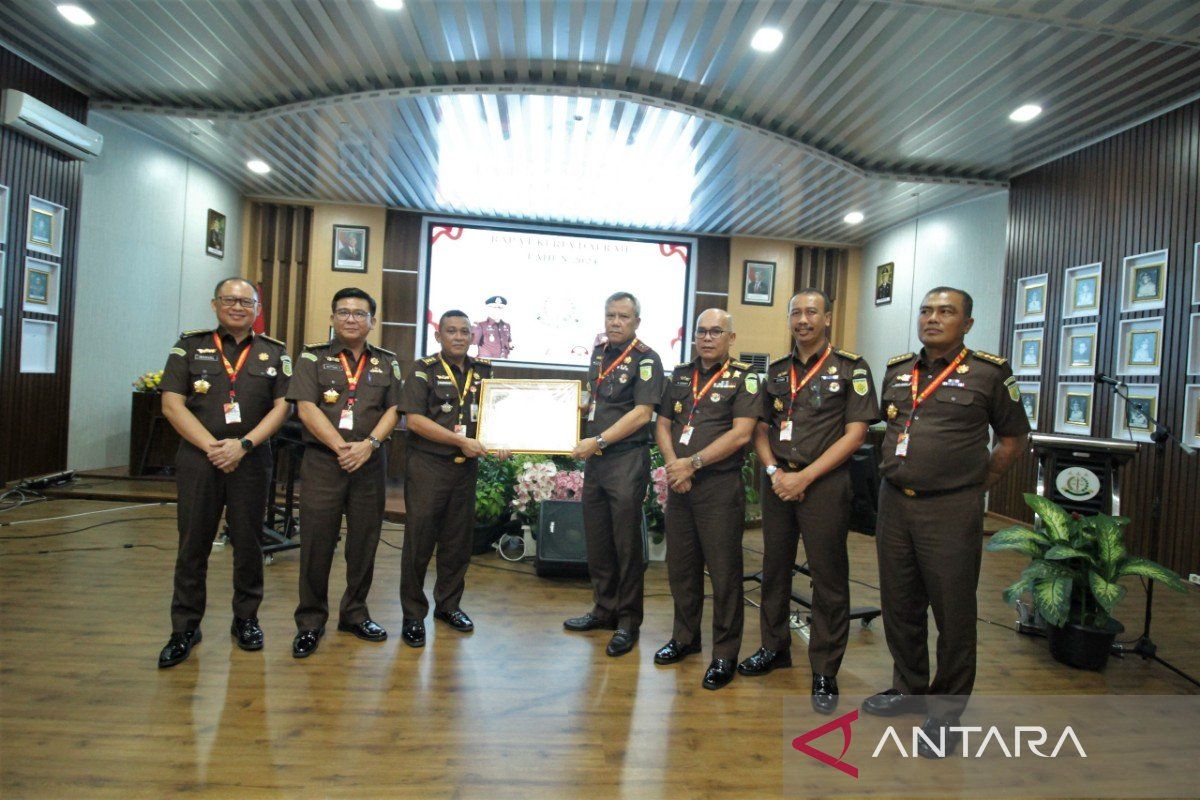 Kejari Medan juara umum satker terbaik dalam pencapaian kinerja tahun 2024 se-Sumut - ANTARA ...