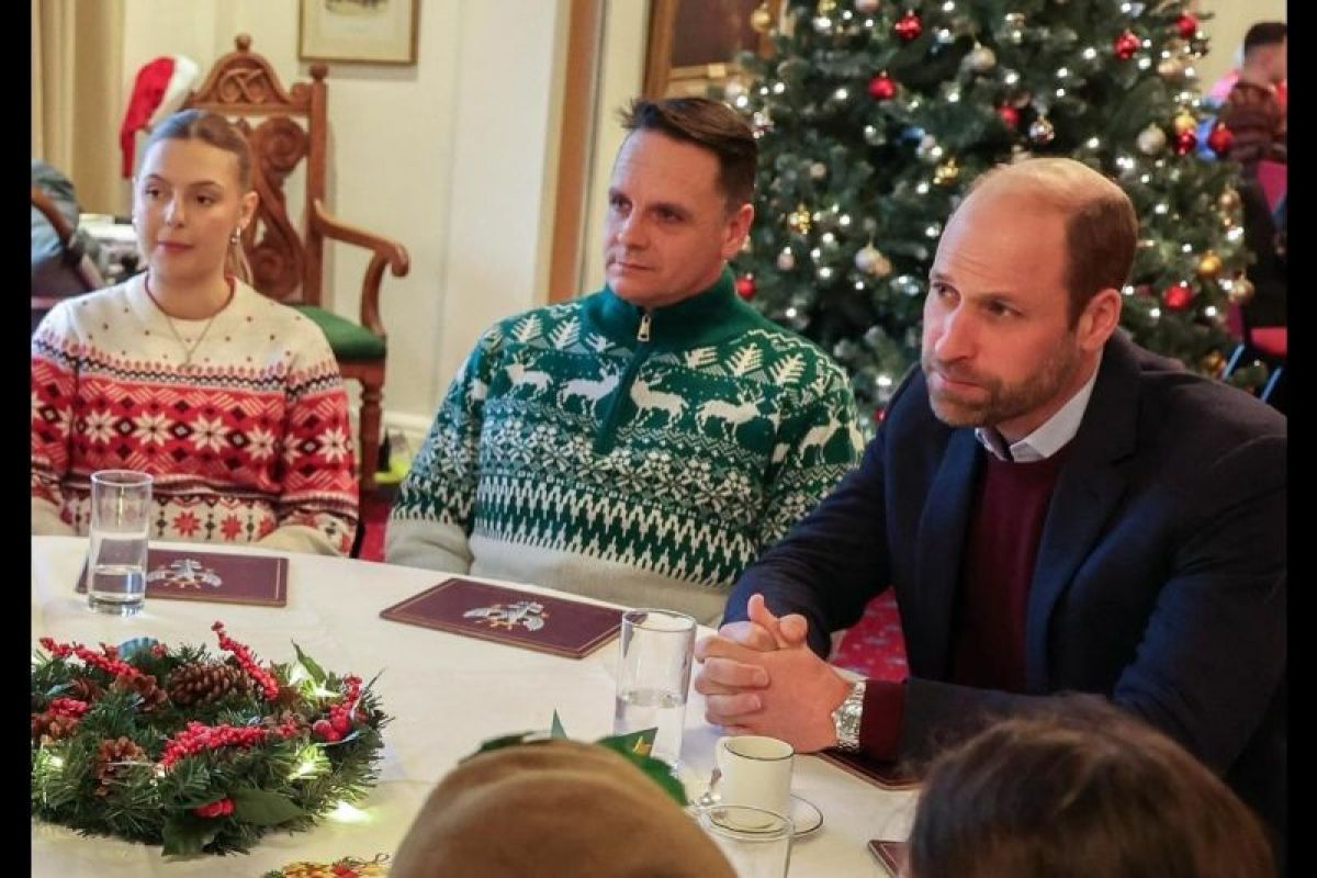 Pangeran William ikuti tradisi jalan kaki ke gereja pada Hari Natal ...