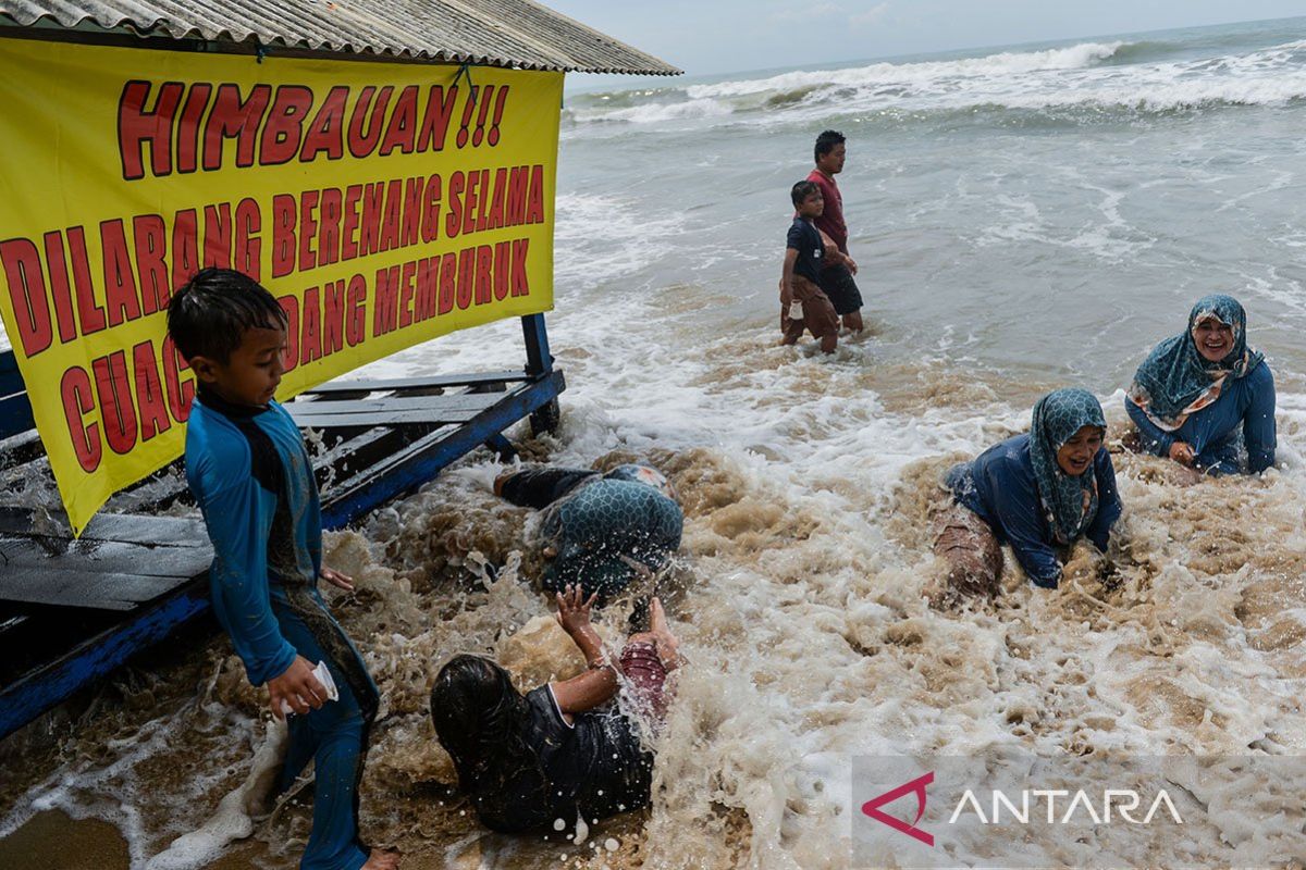 Himbauan waspadai gelombang tinggi di perairan Anyer-Tanjung Lesung - ANTARA News