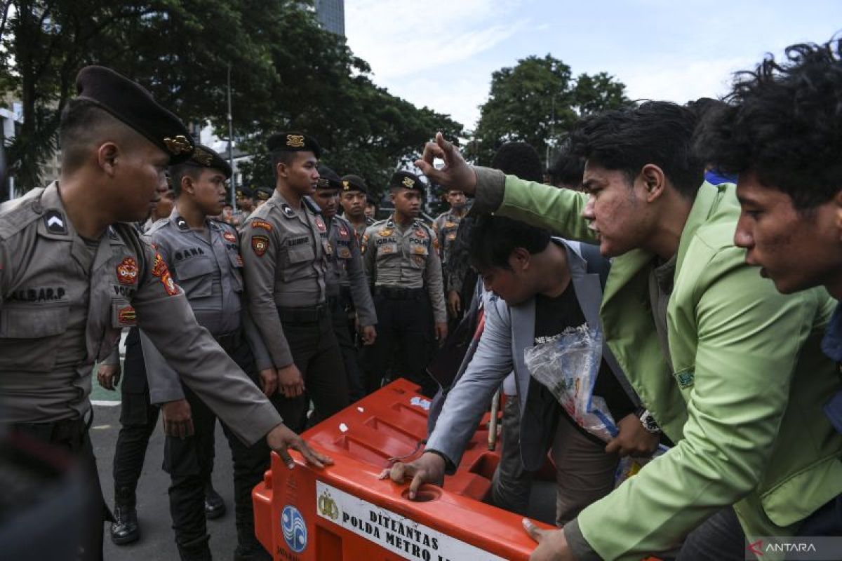 Mahasiswa gelar aksi tolak PPN 12 persen - ANTARA News