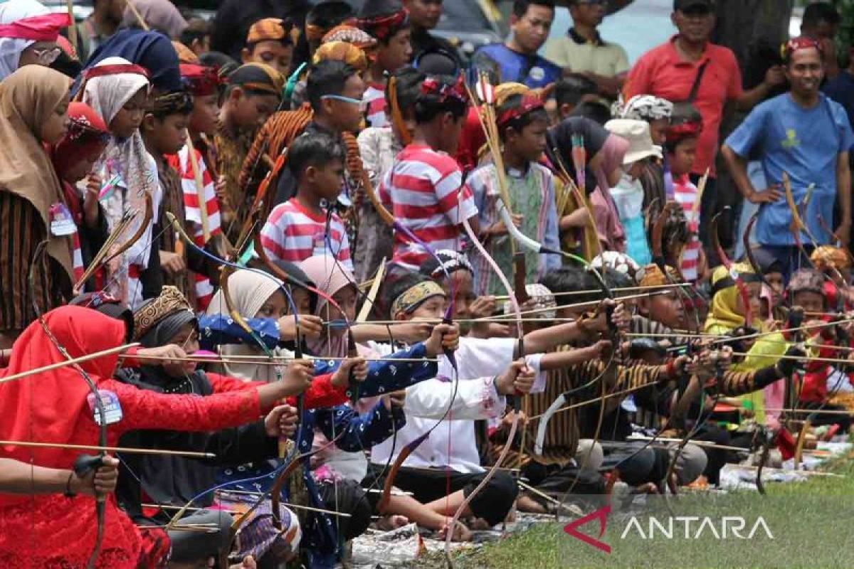 Melestarikan seni budaya panahan tradisional di Surabaya - ANTARA News