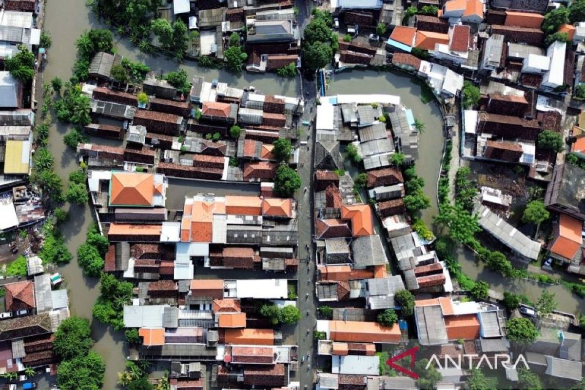 Banjir rendam jalan dan permukiman warga di Sidoarjo - ANTARA News