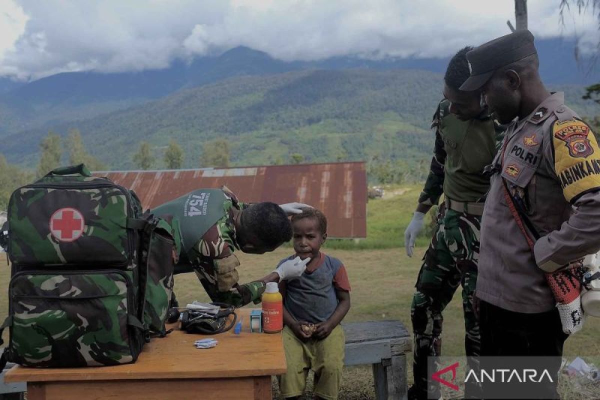 TNI cek kesehatan warga di Papua Tengah - ANTARA News