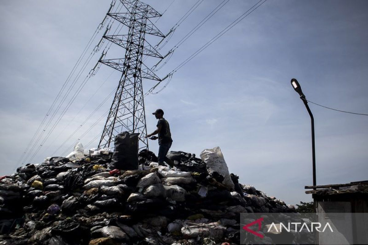 Penumpukan sampah di Kabupaten Bandung Barat - ANTARA News Jawa Barat