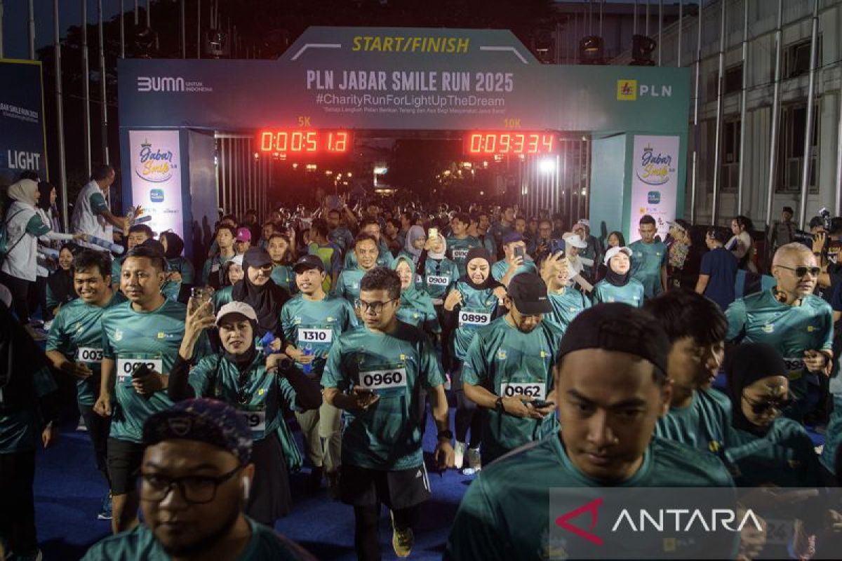 Ribuan peserta ramaikan PLN Jabar Smile Run di Bandung - ANTARA News Jawa Barat