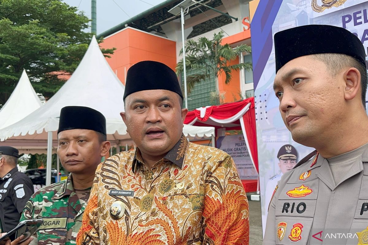 Bupati Bogor Shalat Id dan Halalbihalal di Lapangan Tegar Beriman - ANTARA News Megapolitan