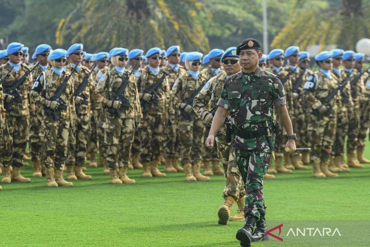 Pasukan Satgas TNI Kontingen Garuda UNIFIL menjaga perdamaian dan duta ...