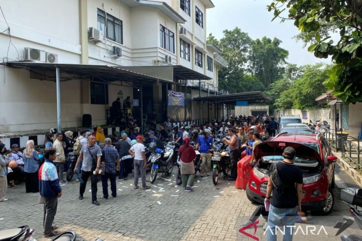 Samsat Balaraja layani 1.300 pembayaran pajak kendaraan - ANTARA News Banten