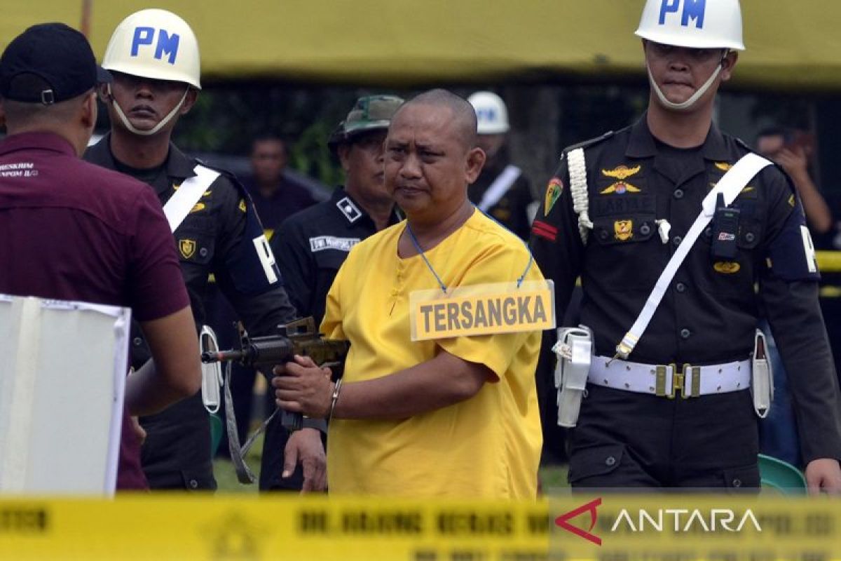 Polisi Militer jaga rekonstruksi penembakan tiga polisi Way Kanan, Lampung - ANTARA News