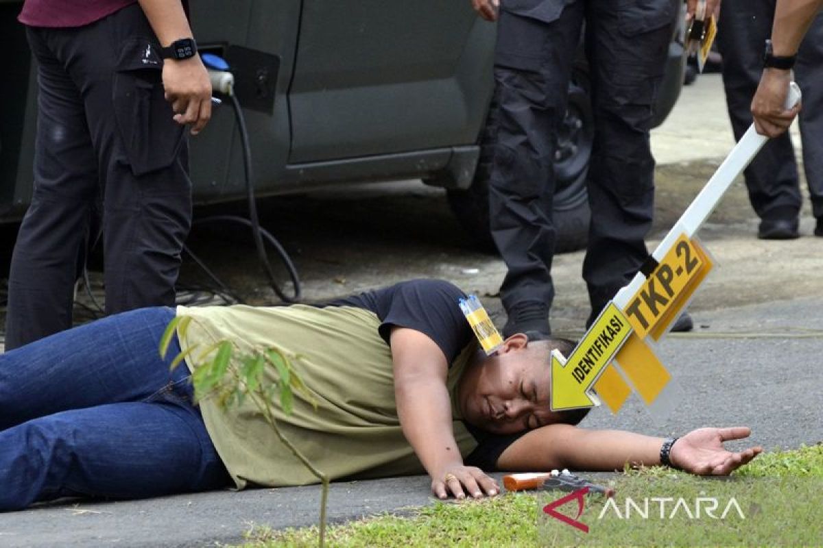 Polisi Militer jaga rekonstruksi penembakan tiga polisi Way Kanan, Lampung - ANTARA News