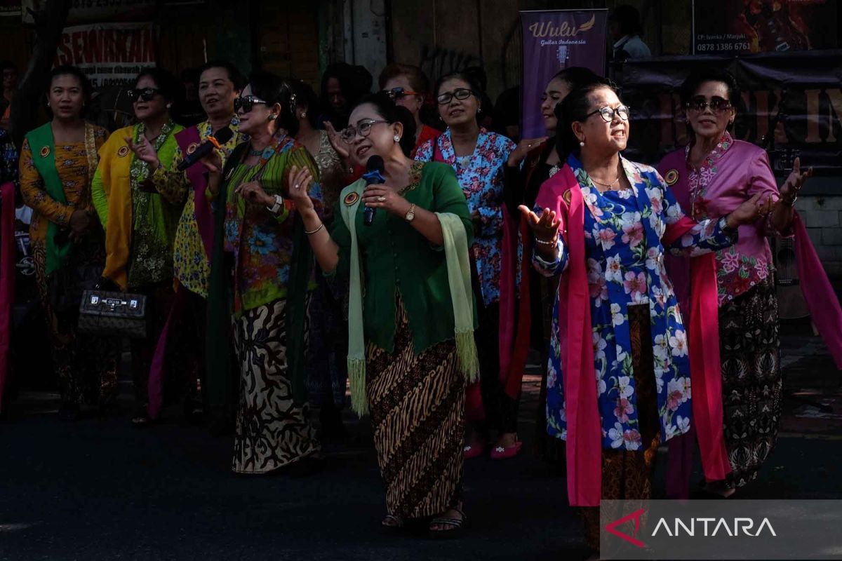 Parade budaya dan kebaya sambut Hari Kartini - ANTARA News