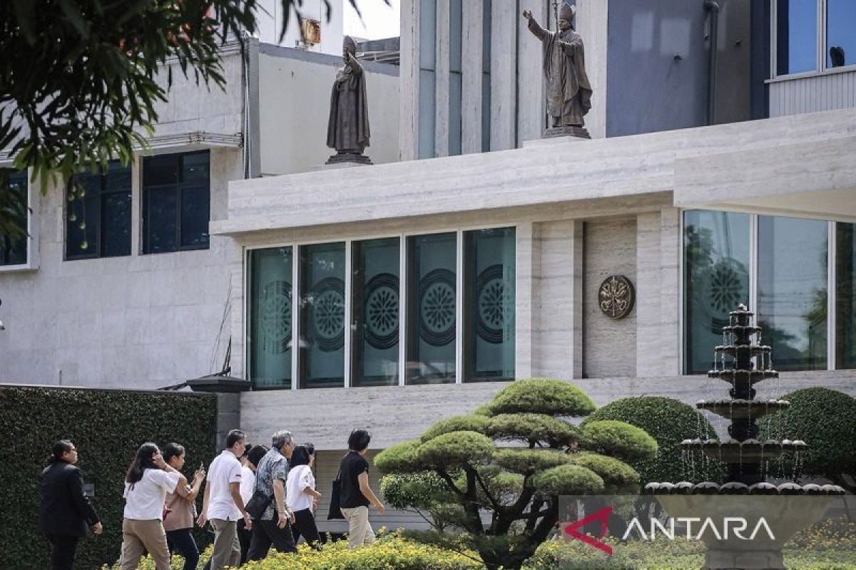 Umat Katolik doakan Paus Fransiskus di Kedutaan Besar Vatikan, Jakarta - ANTARA News