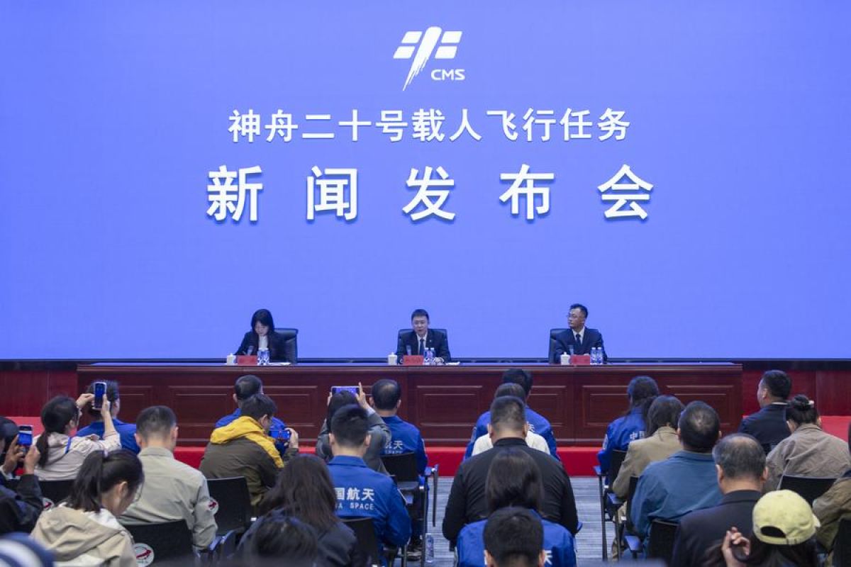 Astronot Hong Kong dan Makau terbang ke luar angkasa perdana di 2026 ...