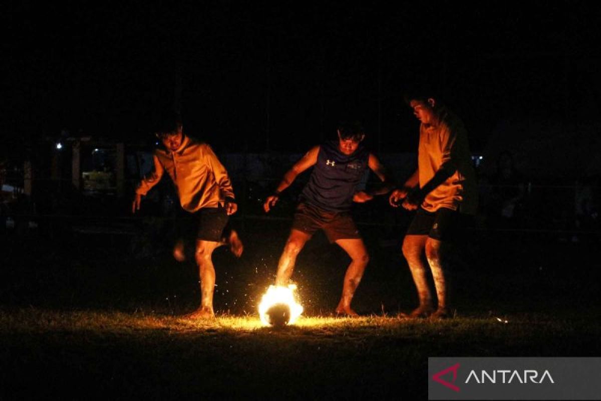 Permainan sepak sawut di Festival Palangka Raya 2025 - ANTARA News