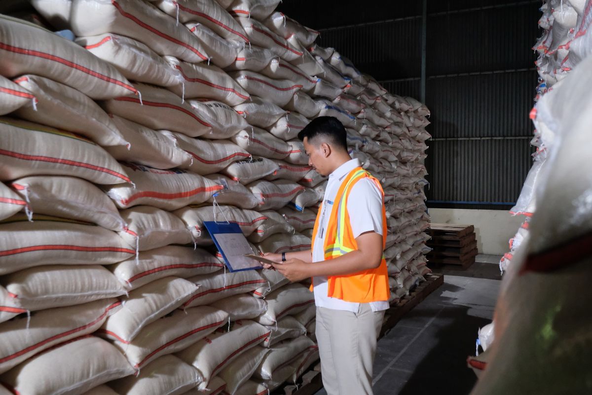 Bulog sebut serapan gabah tembus 2,1 juta ton setara beras - ANTARA News